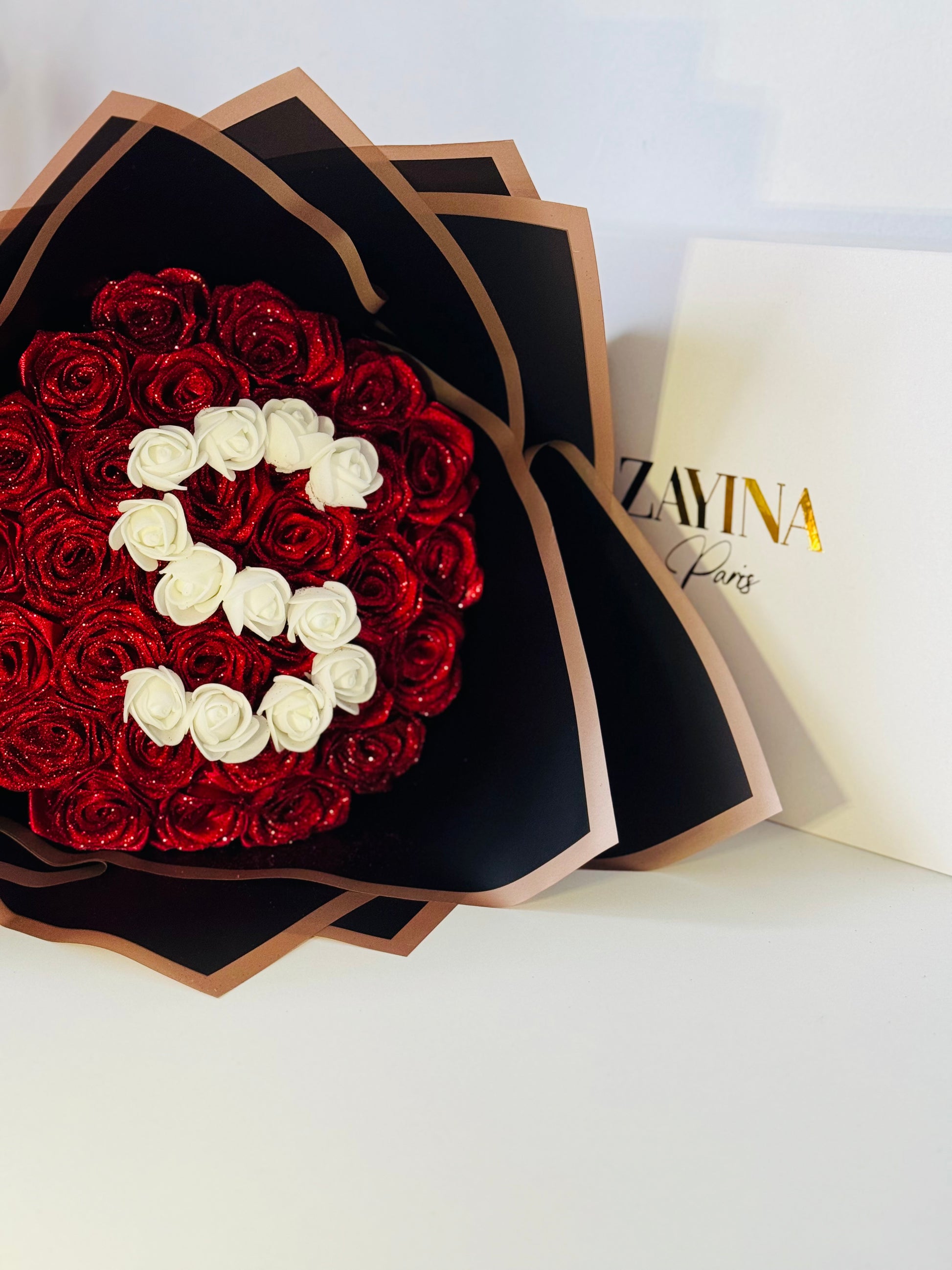 Bouquet de 30 roses ÉTERNELS INITIALE – zayina.paris